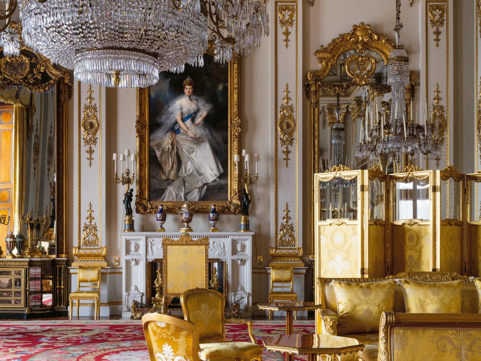 Full Royal Private Tour: Royal London & Buckingham Palace Entry ...